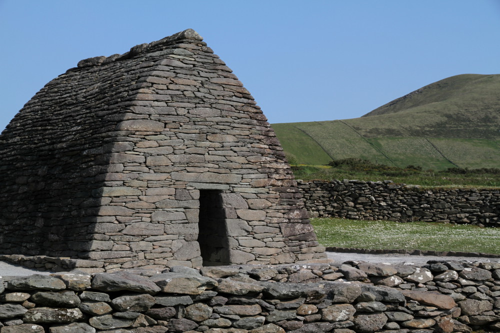 Gallarus Oratory | information | photos | ticket prices | opening hours ...